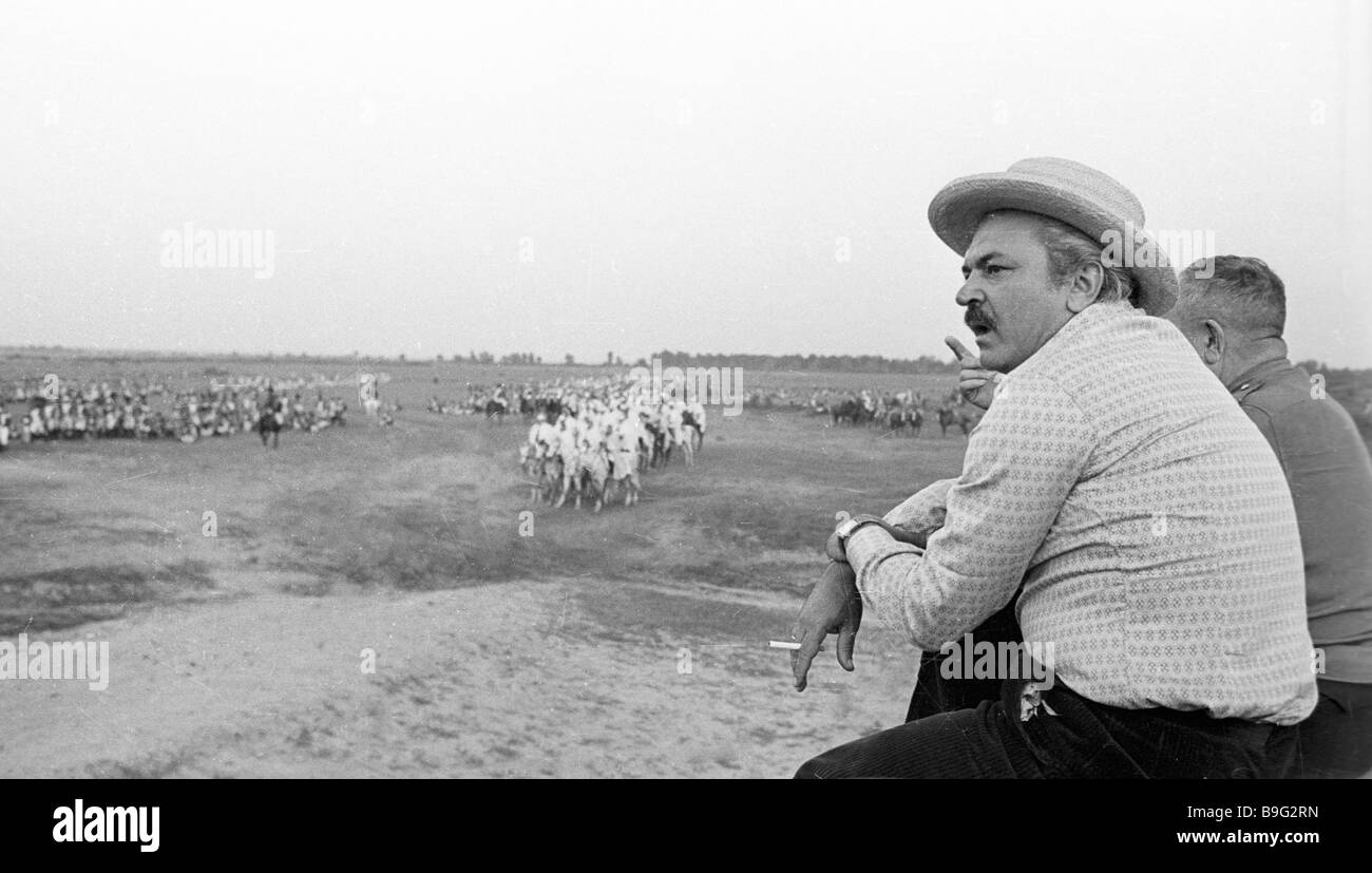 Waterloo producer Sergei Bondarchuk keeps an eye on the shooting ...