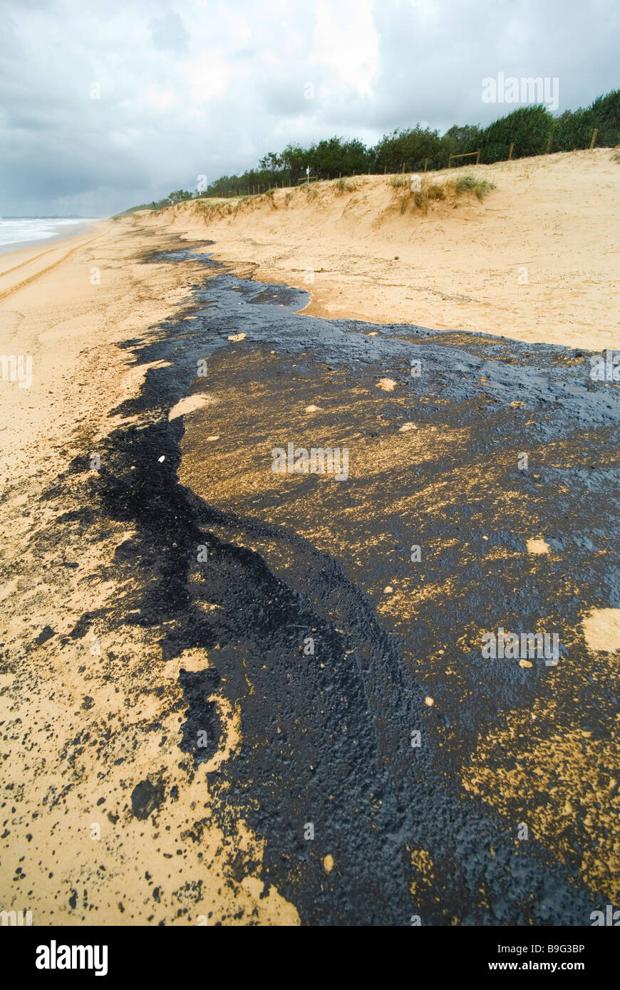 Diesel spill on beach hi-res stock photography and images - Alamy