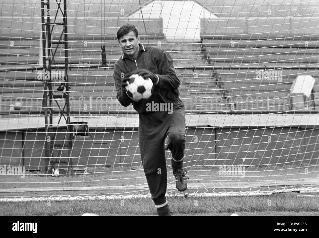 Moscow FC Dynamo goalkeeper Lev Yashin training Stock Photo - Alamy