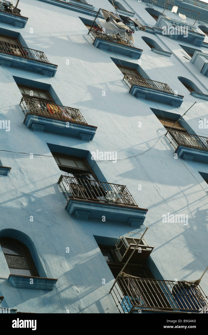 Cuba Havanna center house-facade windows Stock Photo - Alamy