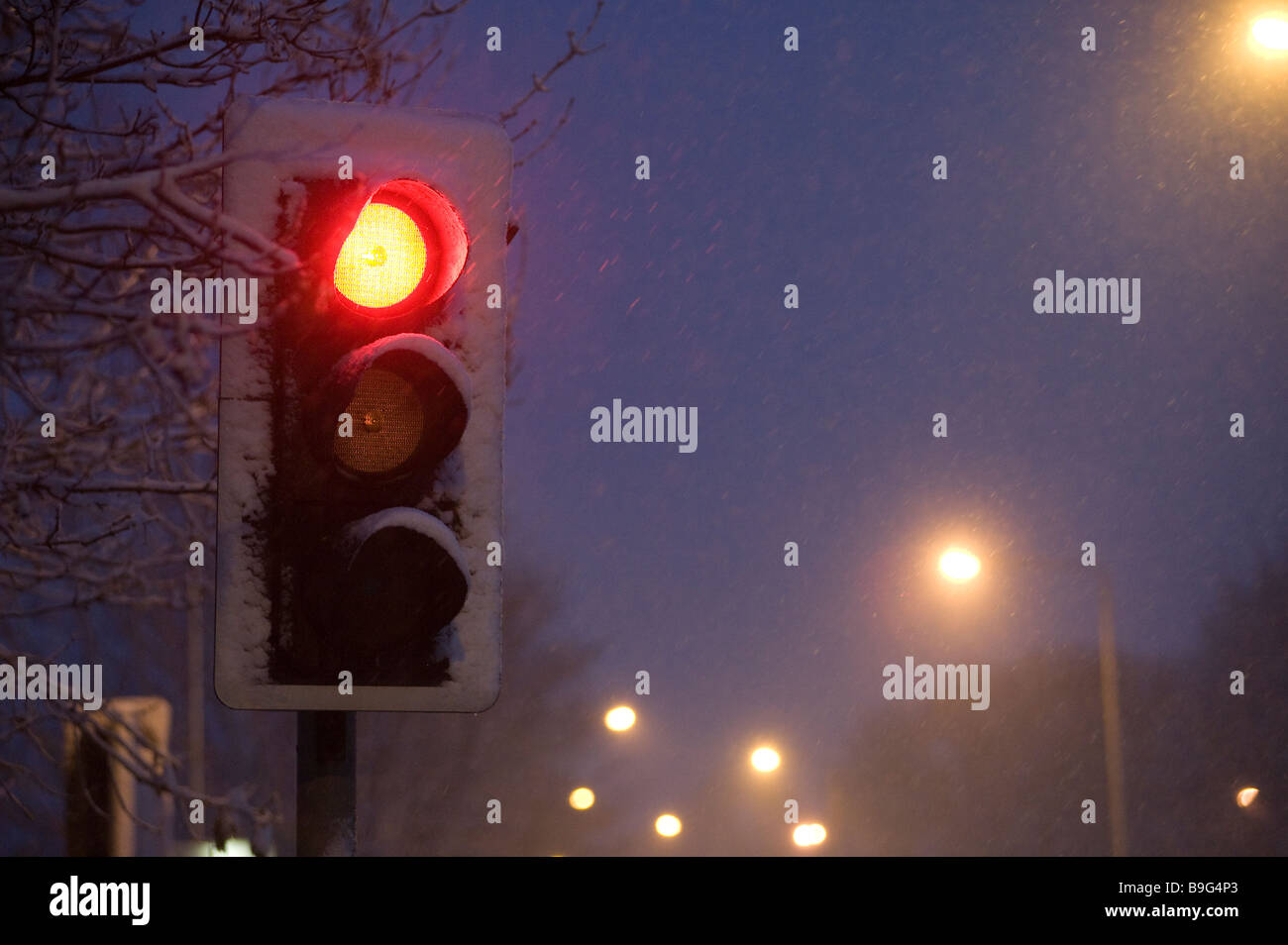 Snowing uk light hi-res stock photography and images - Alamy