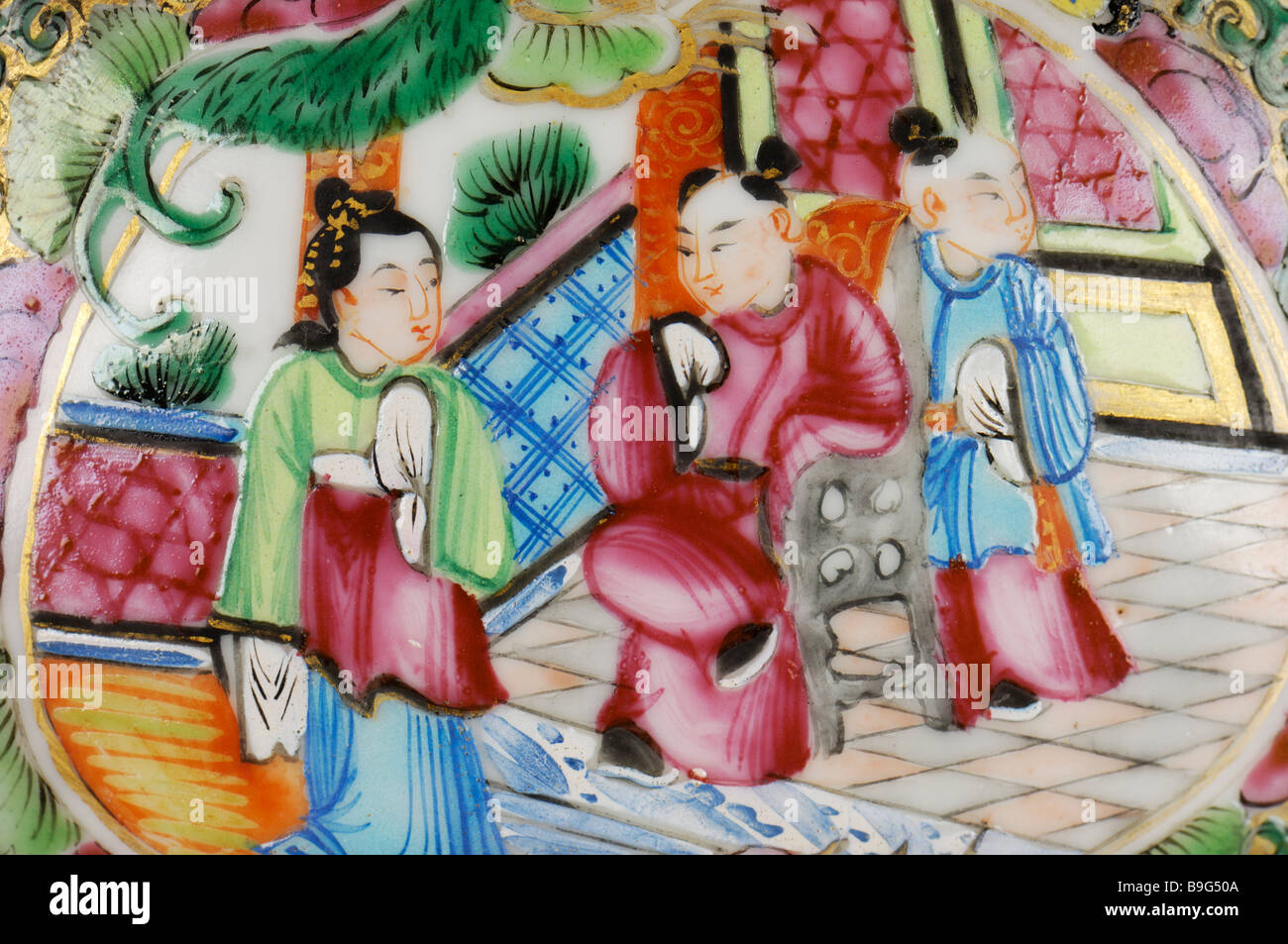 Canton porcelain hi-res stock photography and images - Alamy