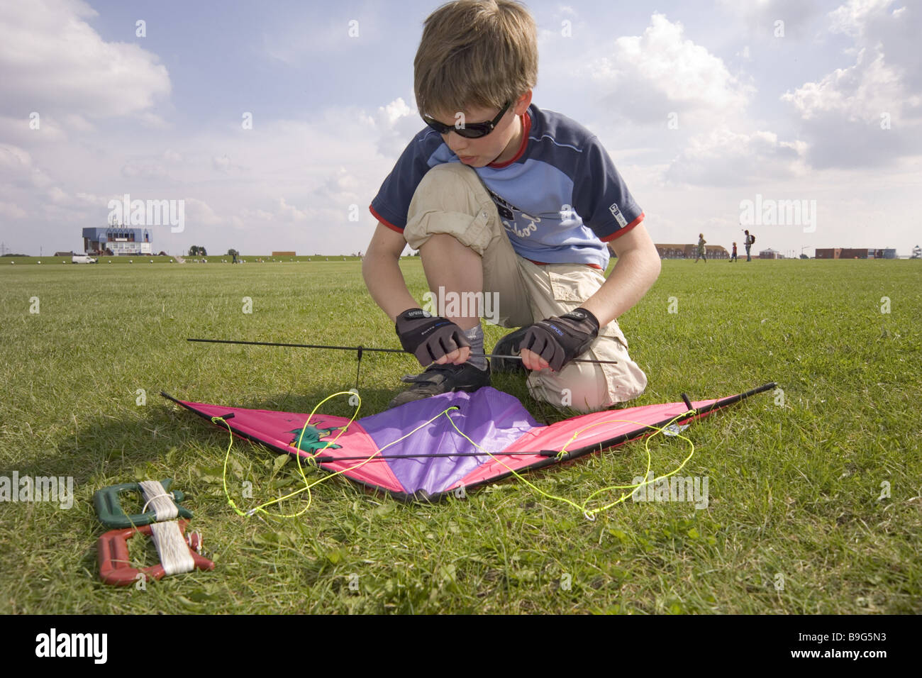 Children stunt hi-res stock photography and images - Alamy