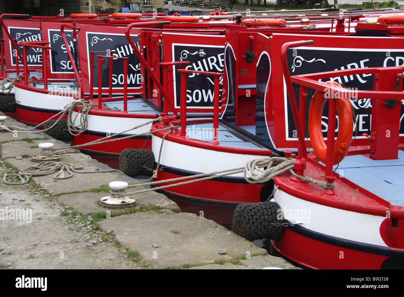 Shire Cruisers Narrow Boats, at Sowerby Bridge Wharf, Rochdale Canal ...