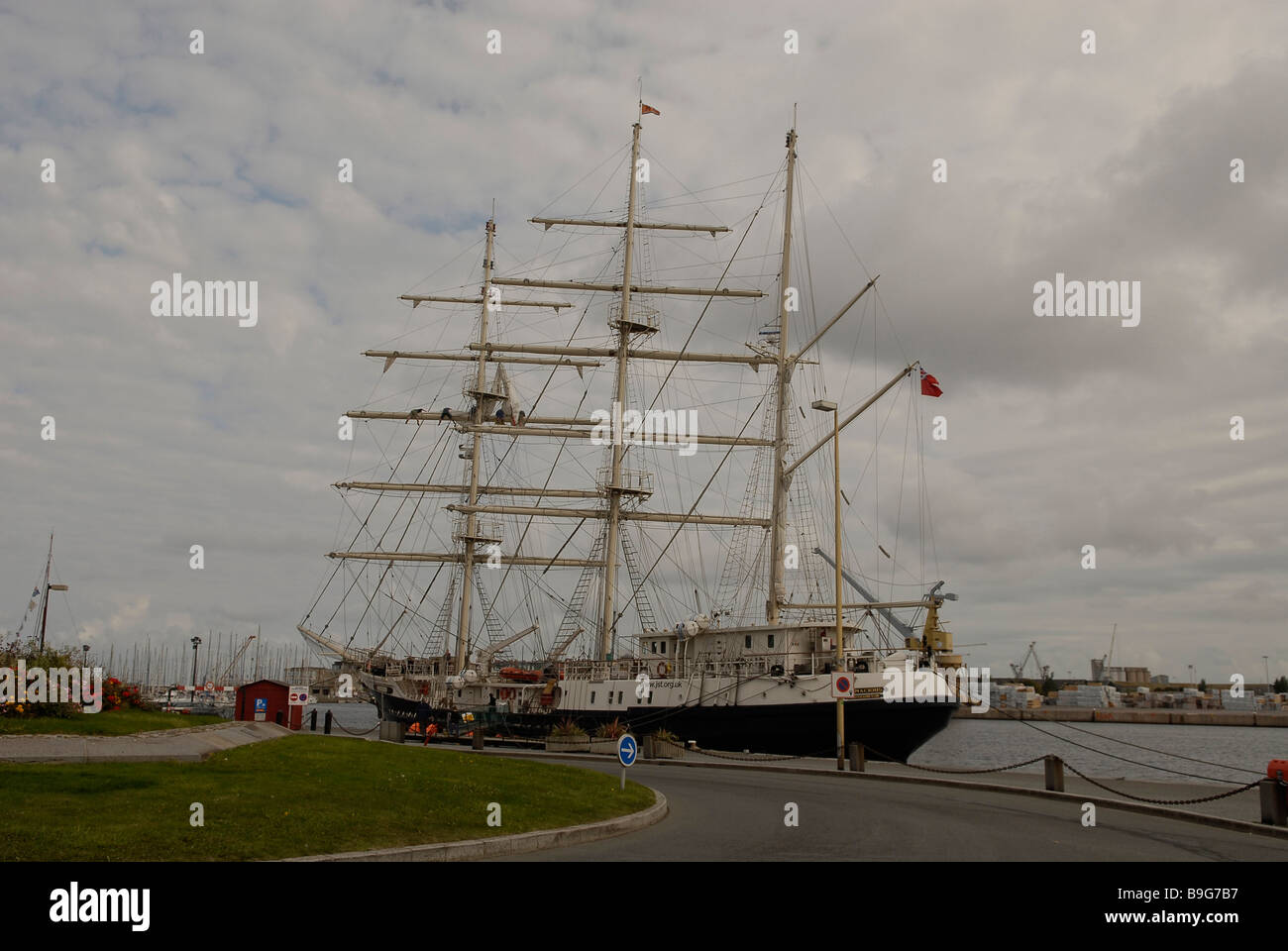 Tenacious and ship hi-res stock photography and images - Alamy