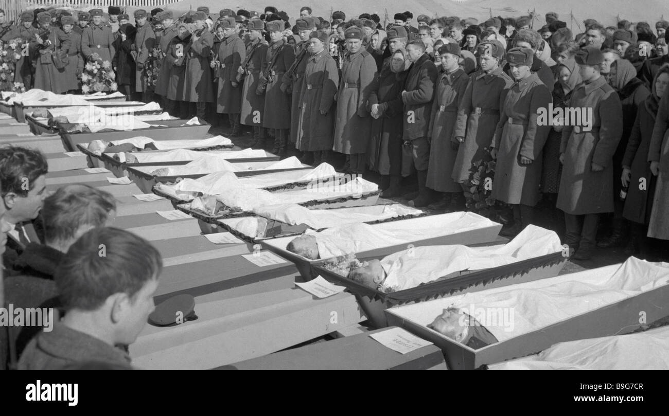 The funeral of border guards killed in action on Damansky Island on ...