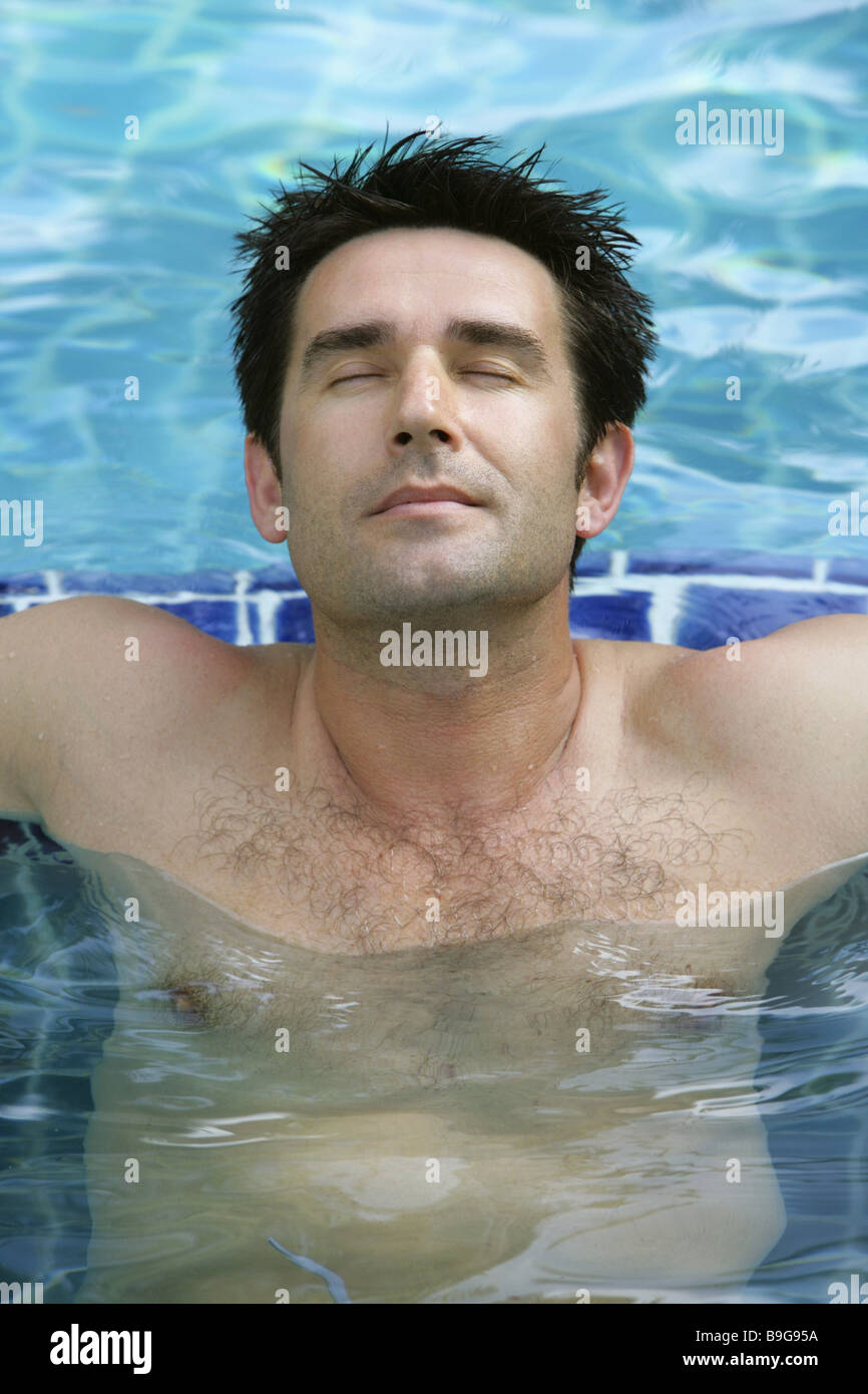 Man pools relaxation relaxation portrait Stock Photo - Alamy