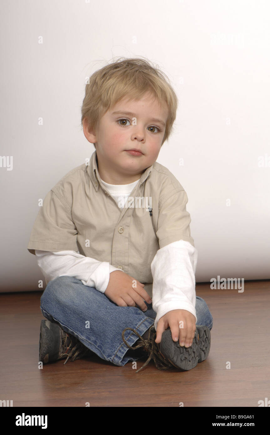 Dear 3 studio hi-res stock photography and images - Alamy