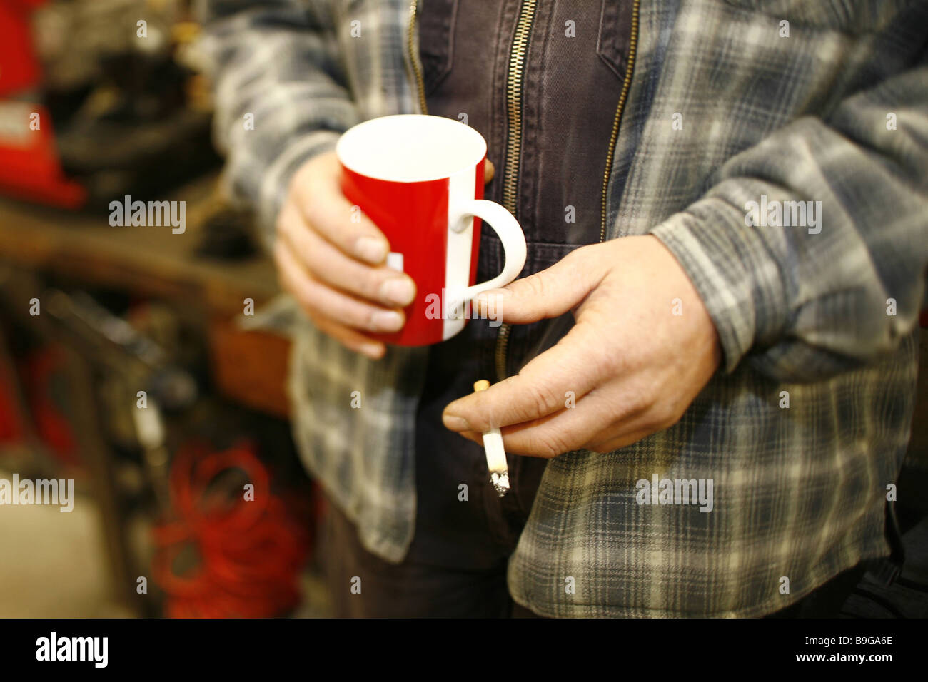 people hold workshop workers coffee-cup cigarette detail man ...