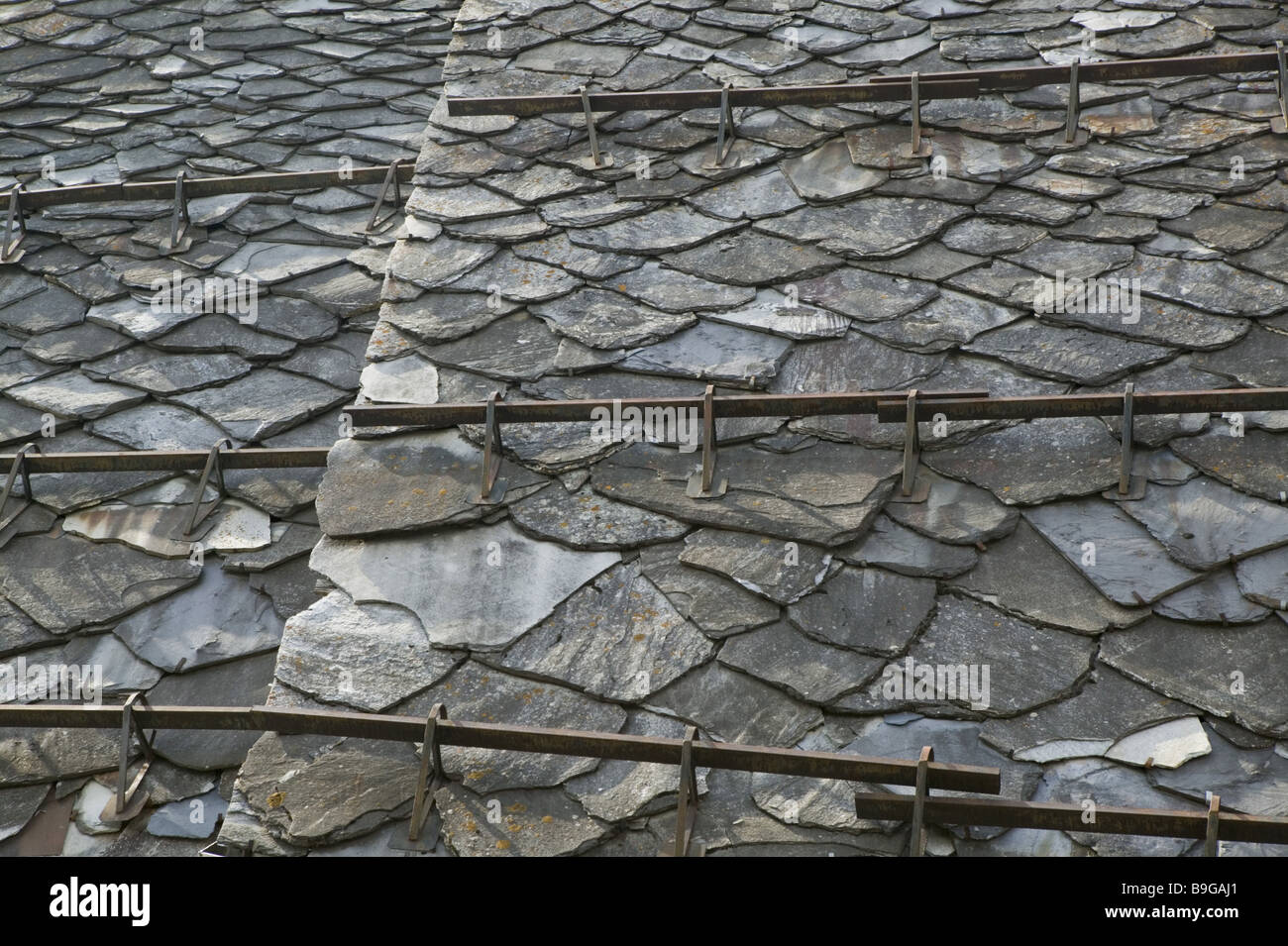 House-roof slates detail Italy Valle d'Aosta Courmayeur house roof roof ...