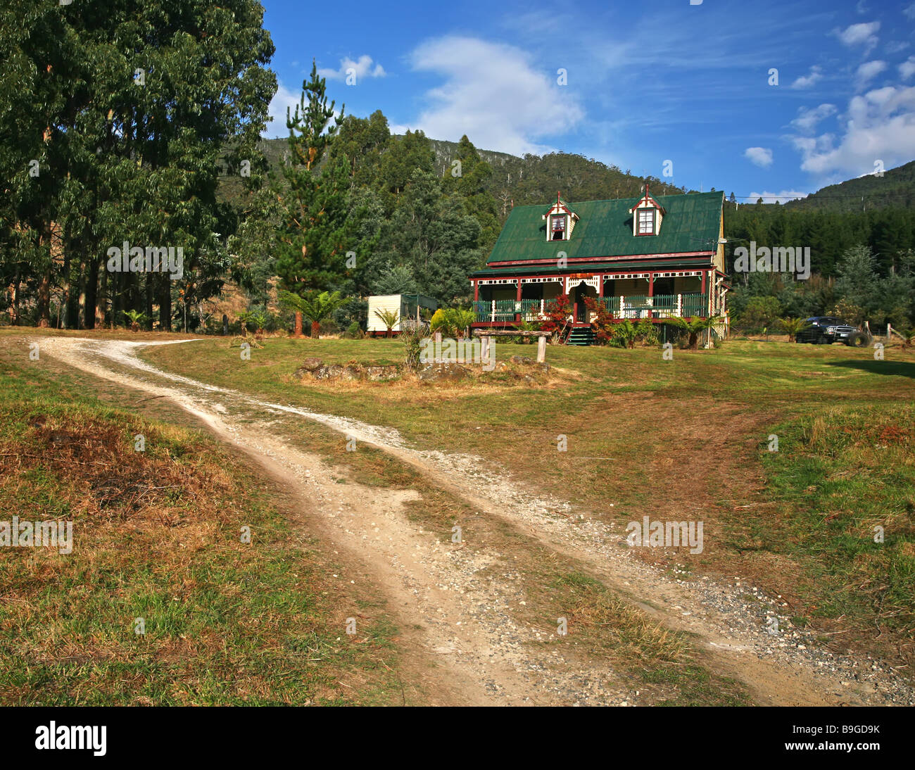 Australian house driveway hi-res stock photography and images - Alamy
