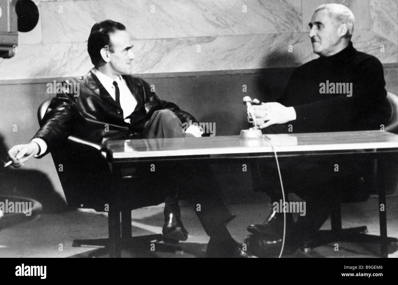 Writer Konstantin Simonov right gives an interview to the Hungarian ...