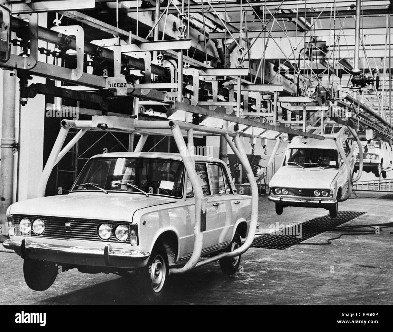 Assembling Fiat passenger cars at the Warsaw automotive factory Stock ...