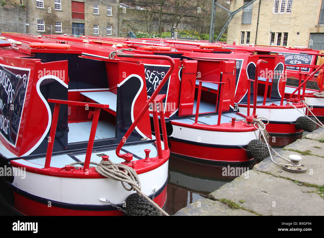 Shire Cruisers Narrow Boats, at Sowerby Bridge Wharf, Rochdale Canal ...