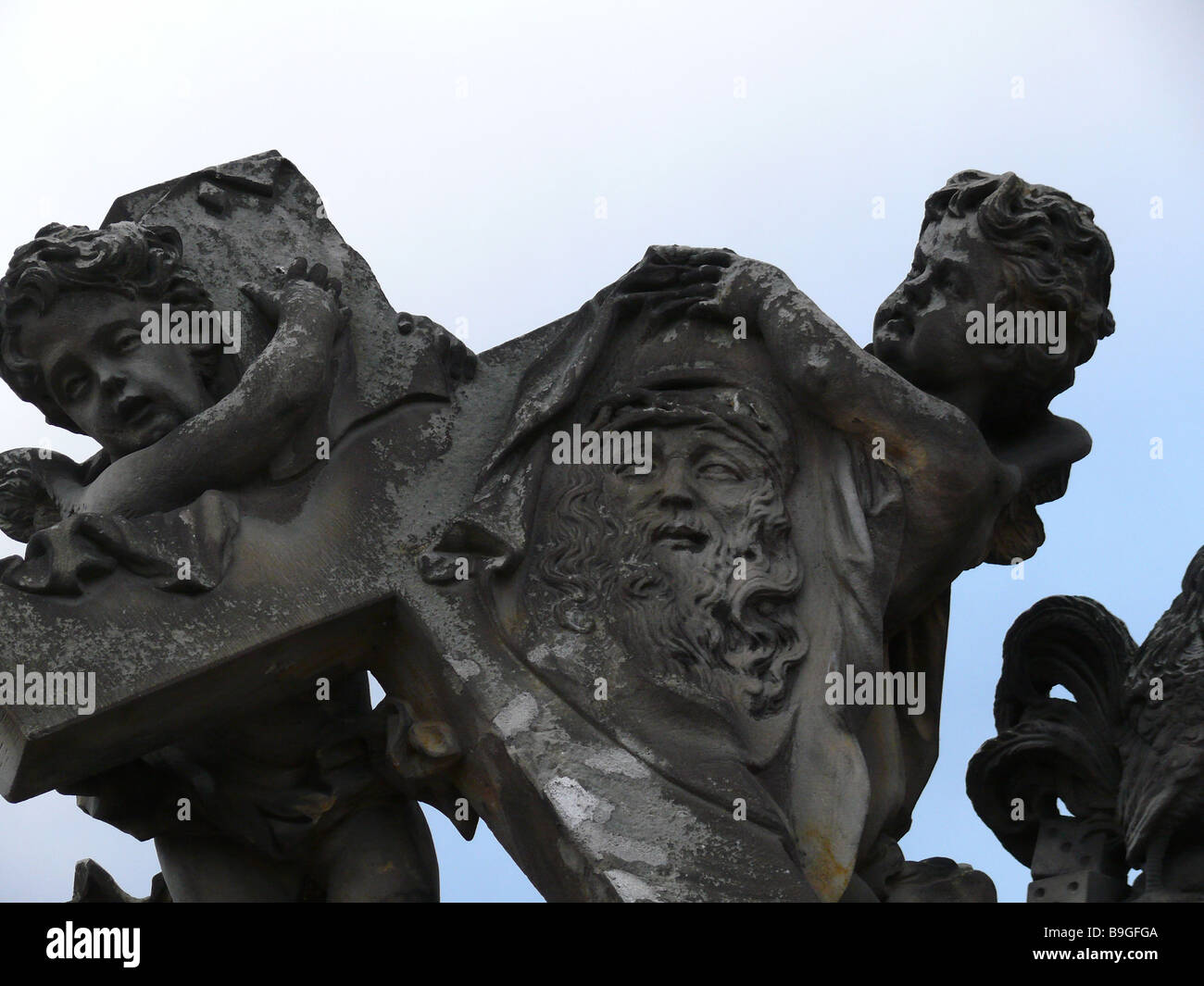 Bridge figures hi-res stock photography and images - Alamy