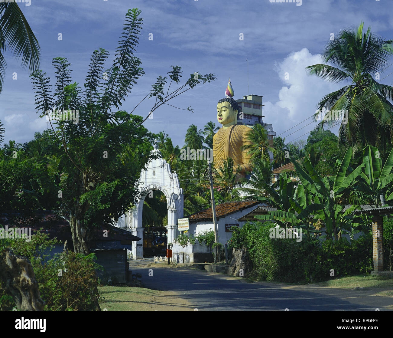 Asia Sri Lanka Dikwella streets gate Wewurukannala Vihara temples South ...