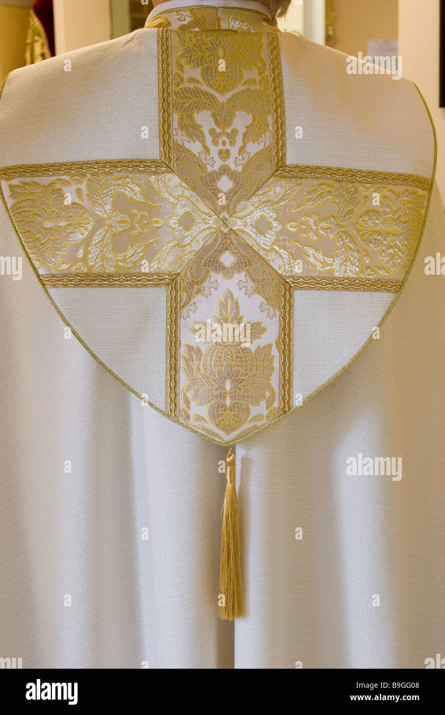 The back view of an Episcopalian priest's robes Stock Photo - Alamy