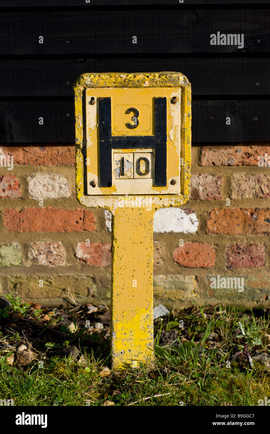 Fire Hydrant sign Stock Photo - Alamy