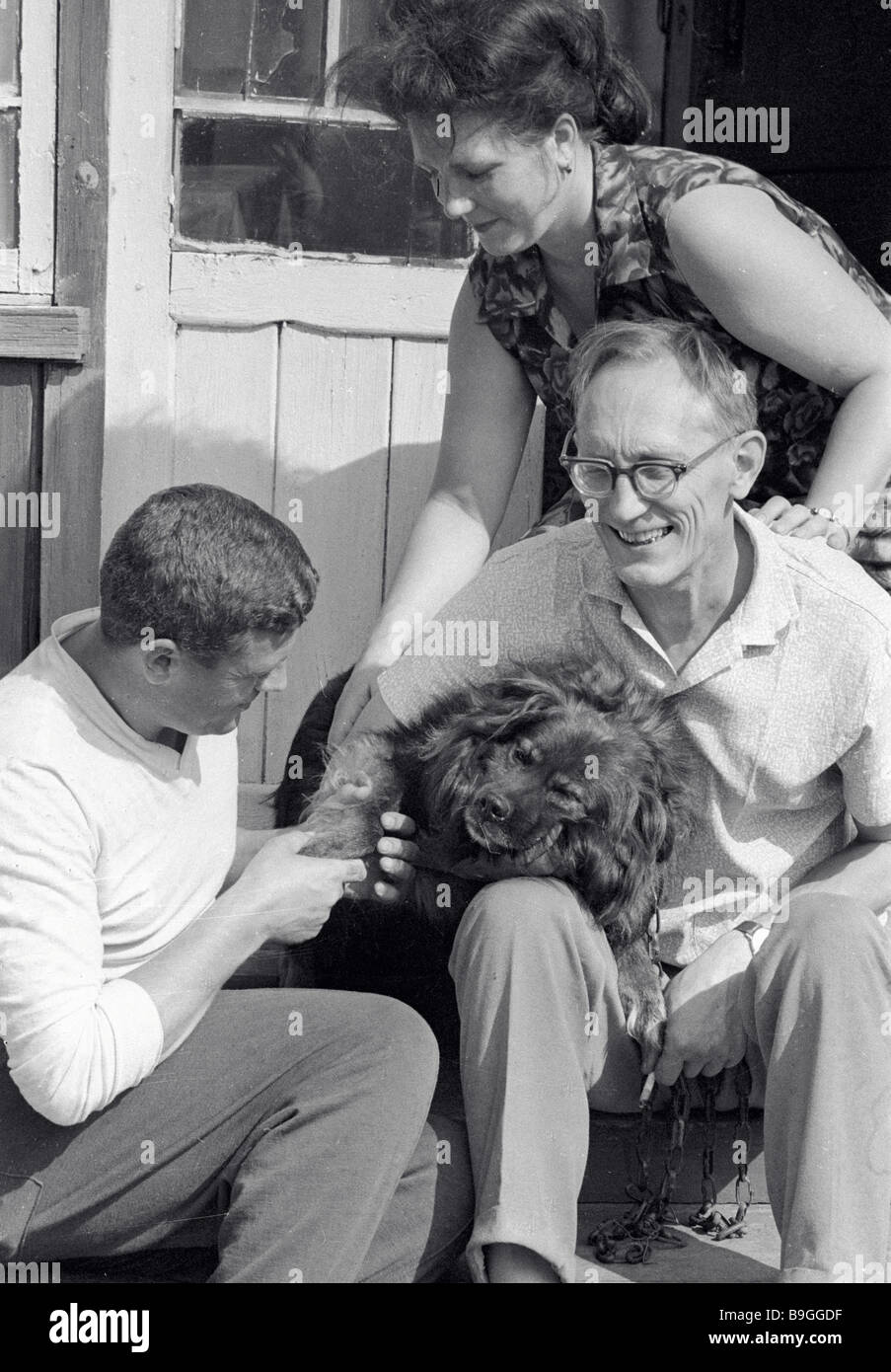 Cosmonaut Vladislav Volkov left with wife Lyudmila standing right and ...