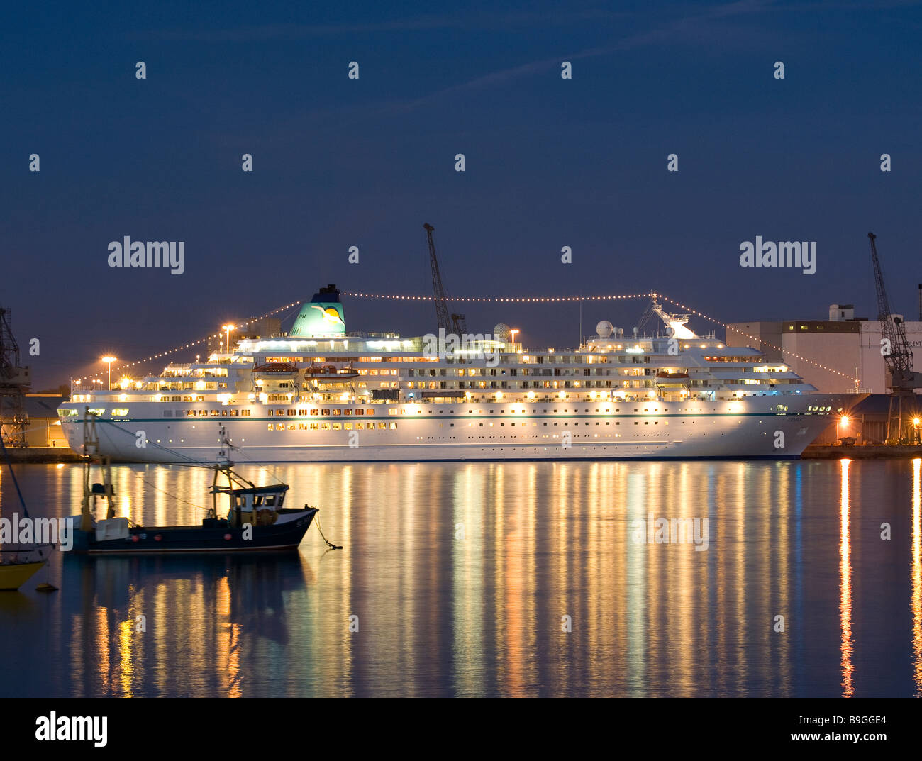 Amadea cruise ship hi-res stock photography and images - Alamy