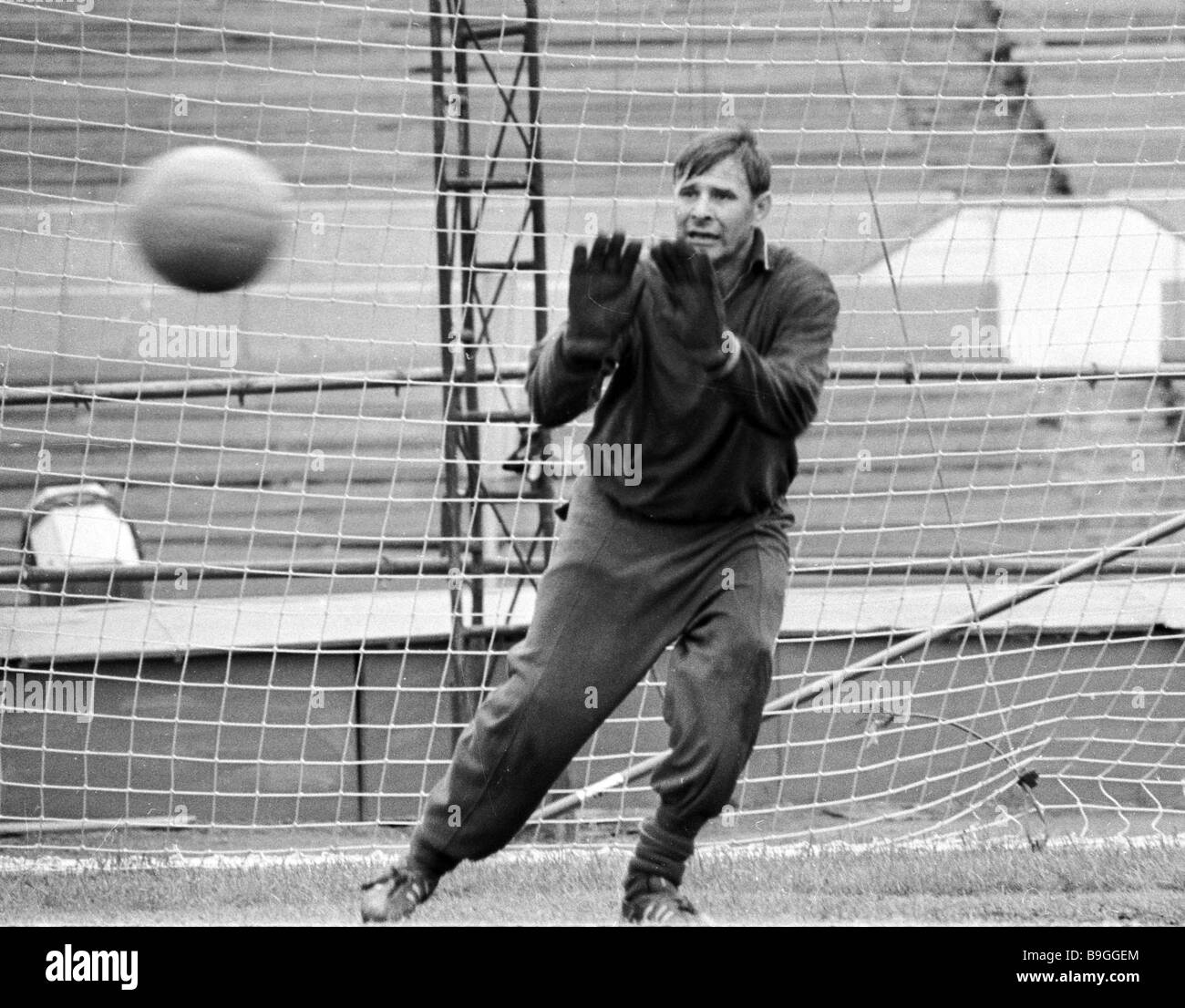 Lev Yashin Dynamo Moscow goalkeeper training Stock Photo - Alamy