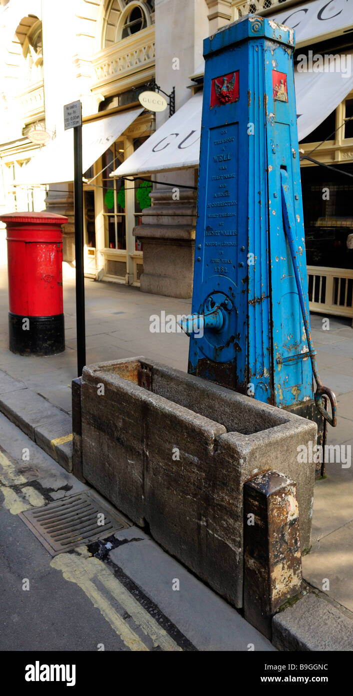 London drinking water hi-res stock photography and images - Alamy