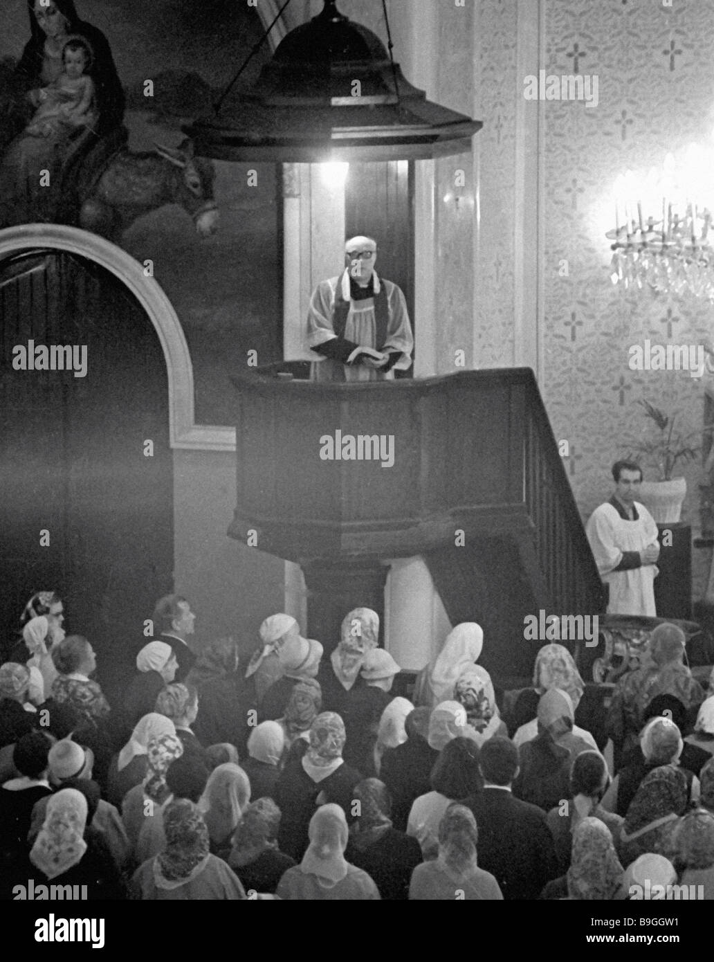 Lurd the superior of St Mary the Virgin s Church preaching Stock Photo ...