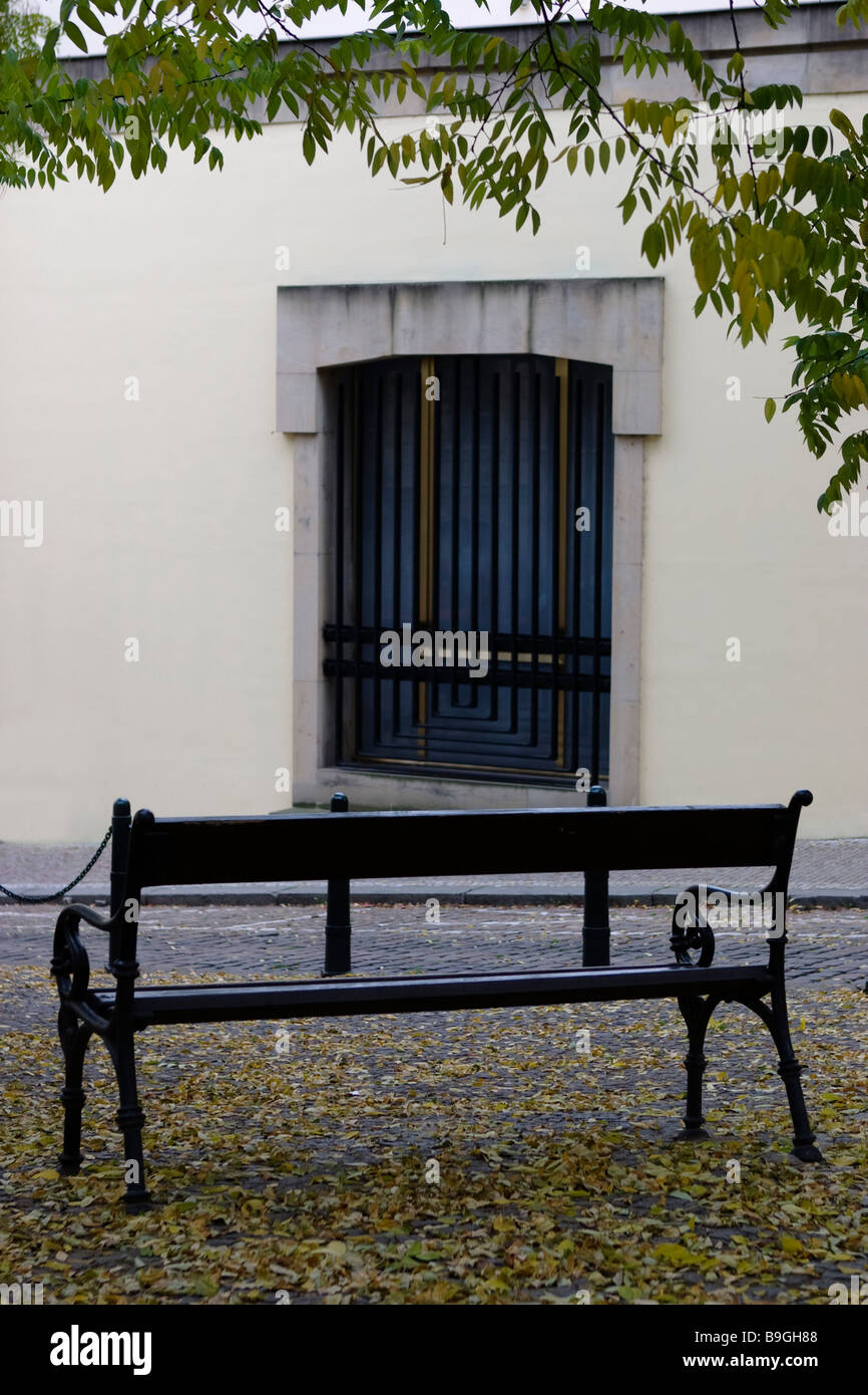Victorian house and fall leaves hi-res stock photography and images - Alamy