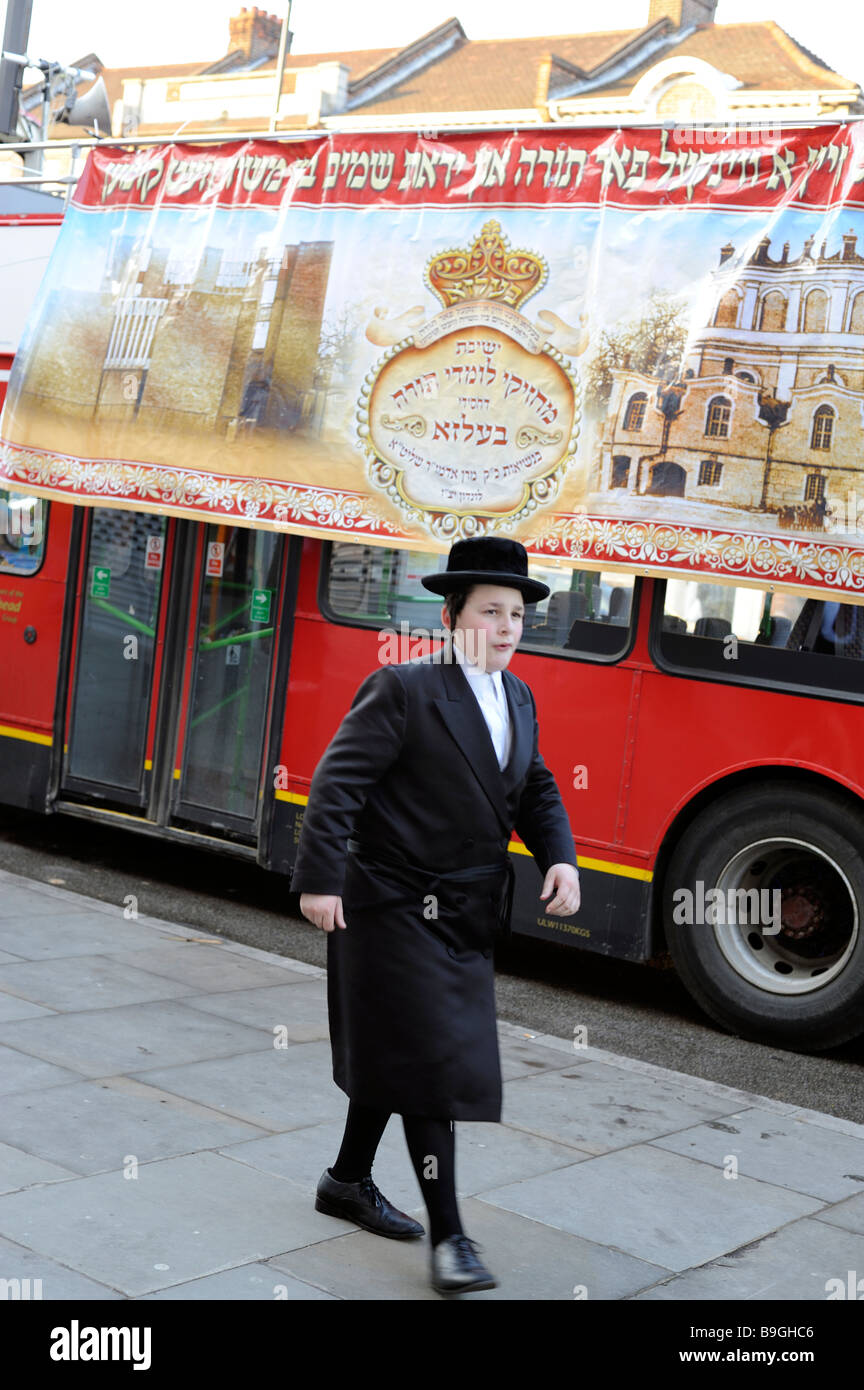 Orthodox jewish boy hi-res stock photography and images - Alamy
