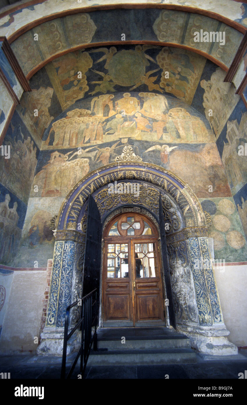 Kremlin palace door hi-res stock photography and images - Alamy