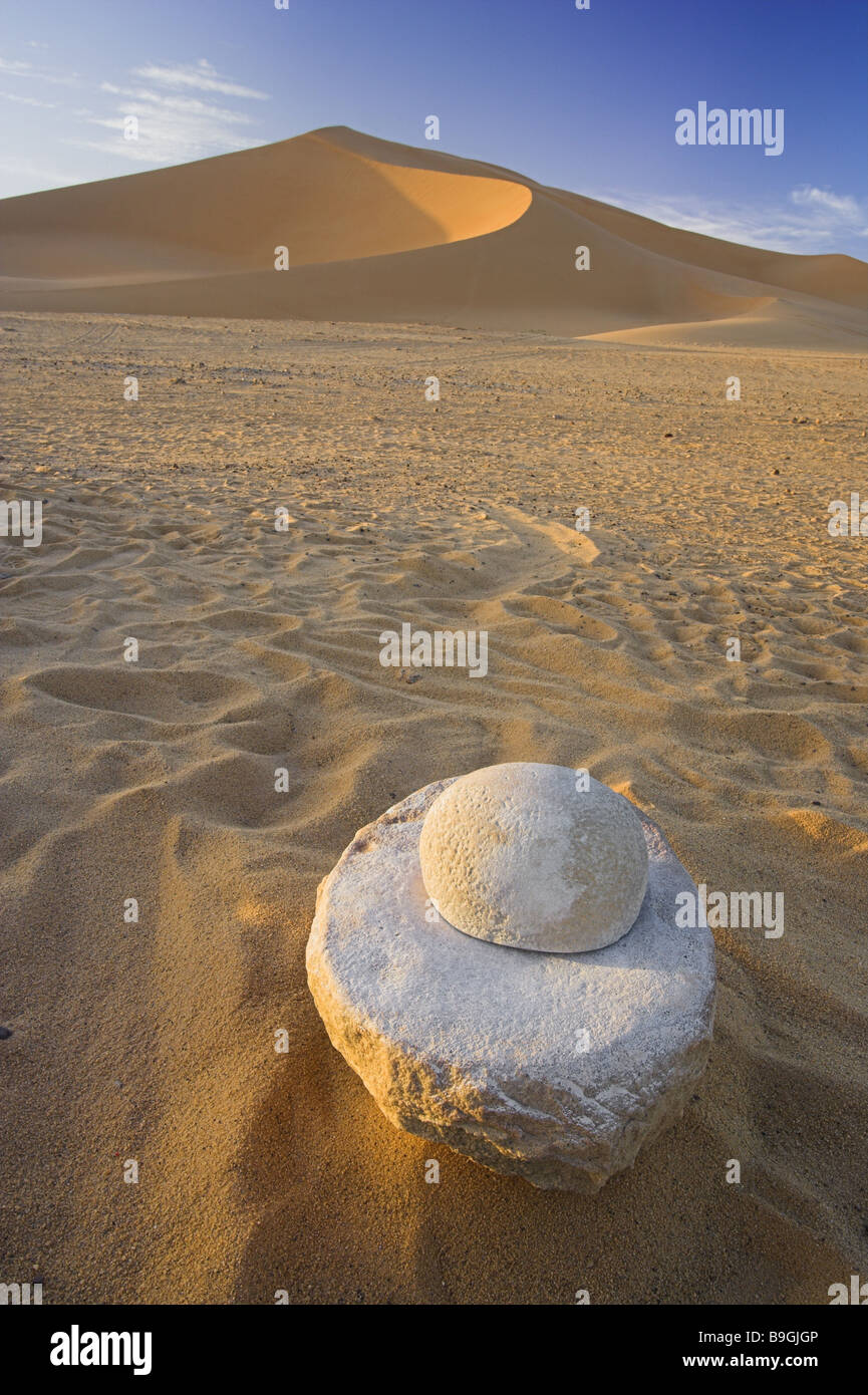 Africa Libya Akakus desert rubbing-bowl Stock Photo - Alamy