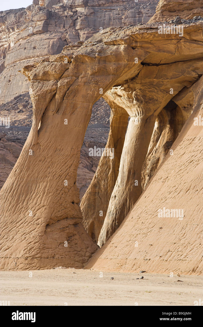Africa Libya Akakus rock-desert stone-bow Stock Photo - Alamy