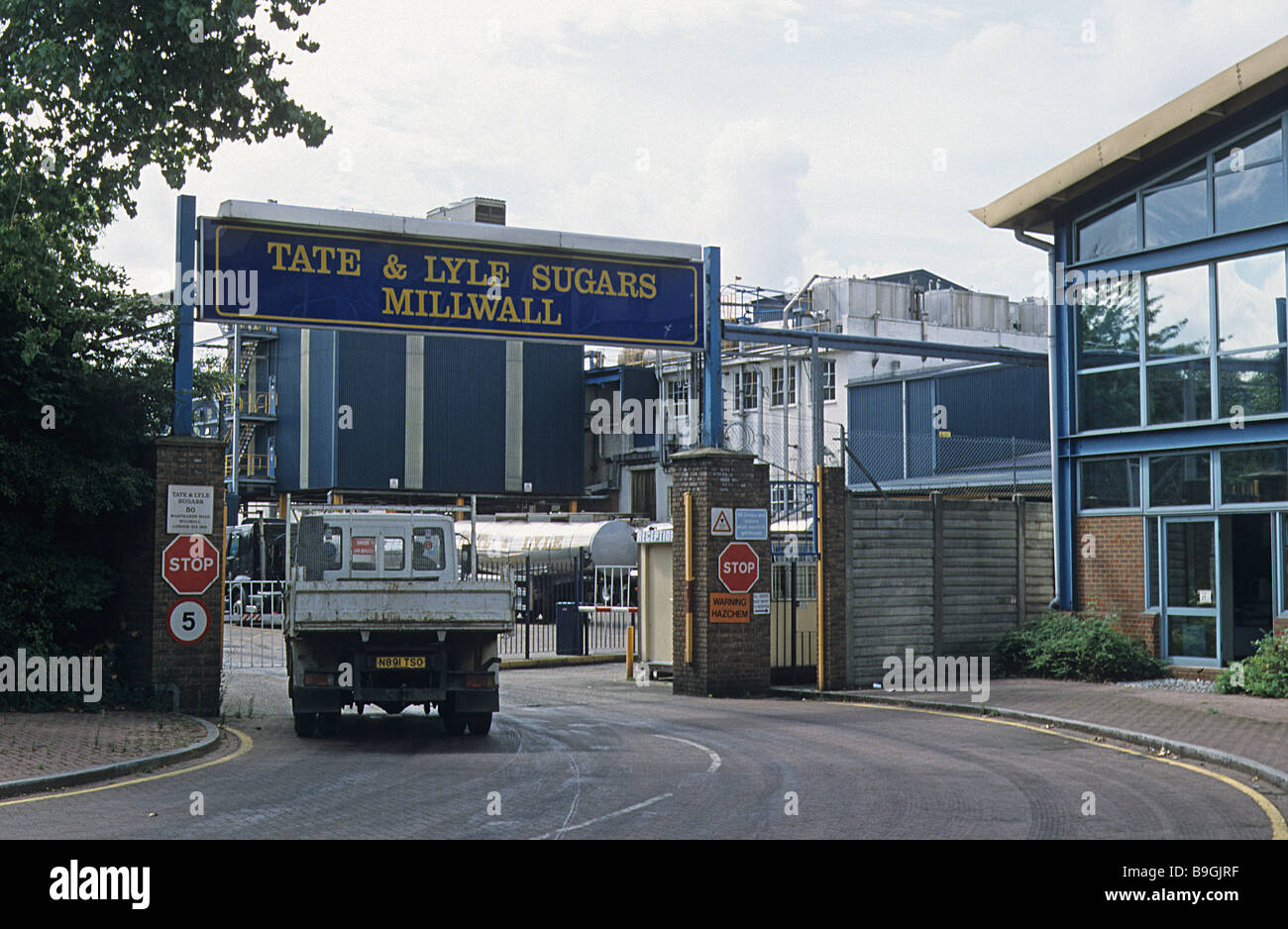 Tate and Lyle sugar refiners, entrance to Millwall Works, on the Isle ...