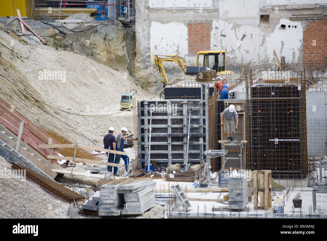Building site workers Stock Photo - Alamy
