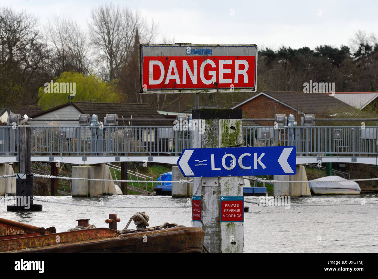 River warning signs hi-res stock photography and images - Alamy