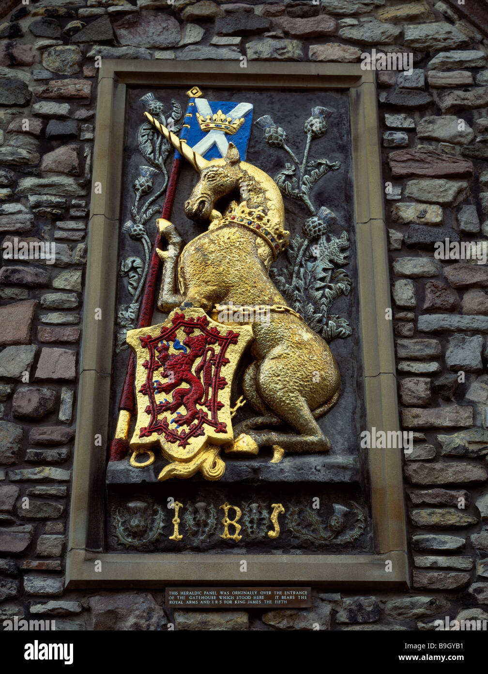 Great Britain Edinburgh buildings stone-facade coat of arms house ...