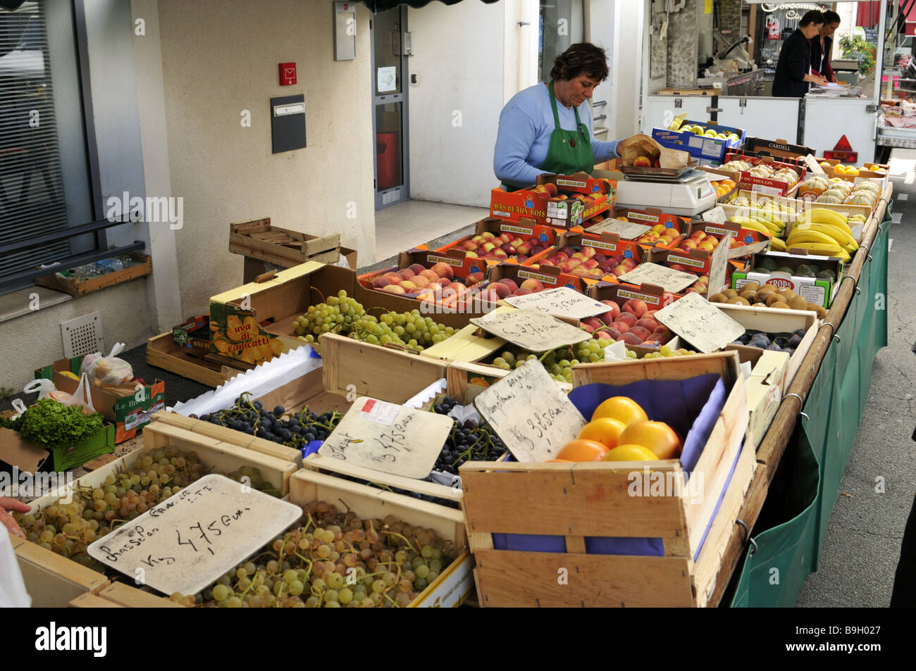 Stall owner europe hi-res stock photography and images - Alamy