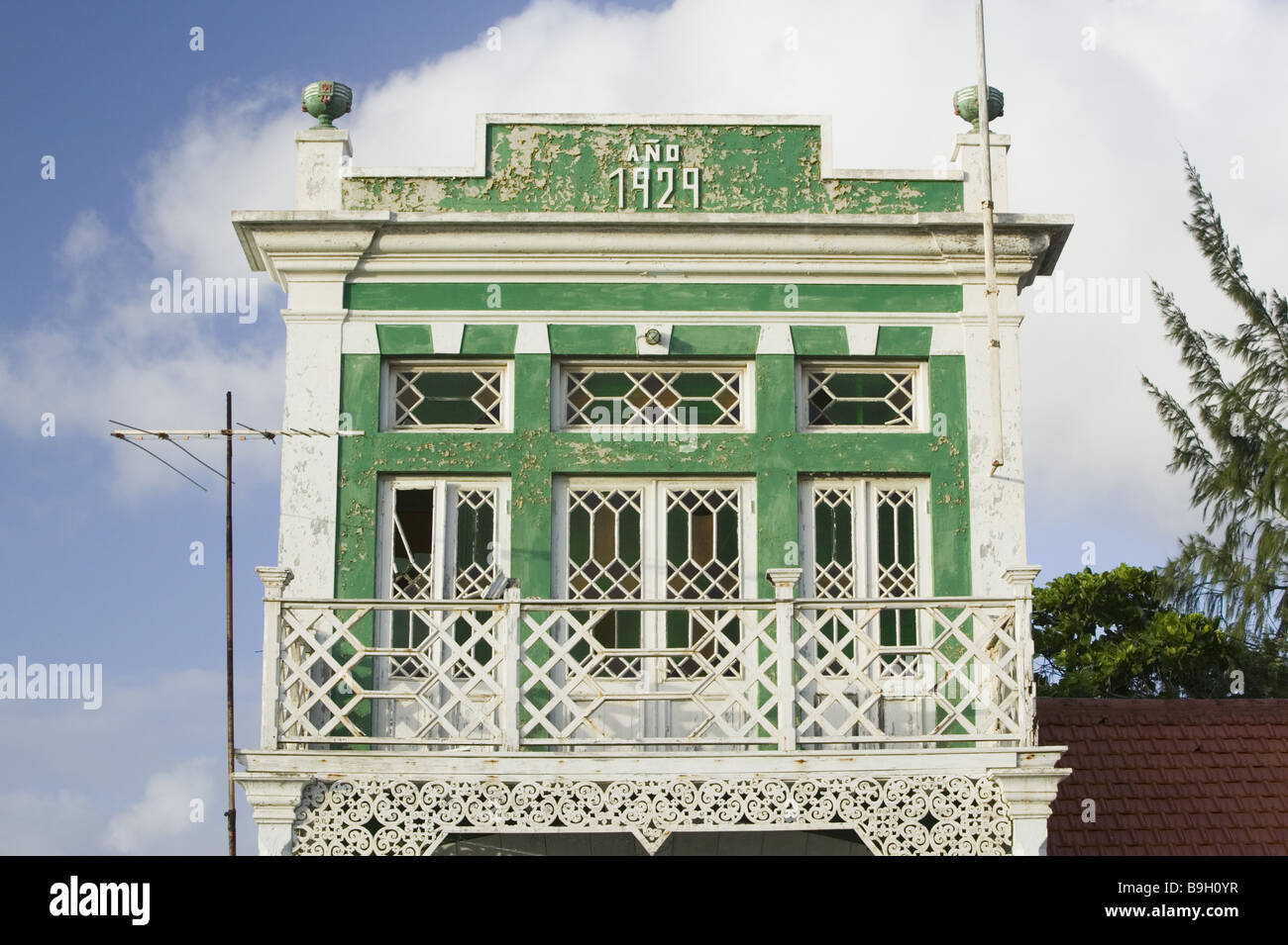 Aruba Oranjestad buildings old architecture colonial-style Dutch detail ...