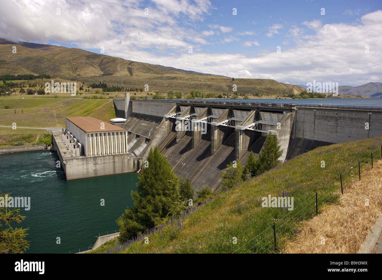 Lake aviemore new zealand hi-res stock photography and images - Alamy