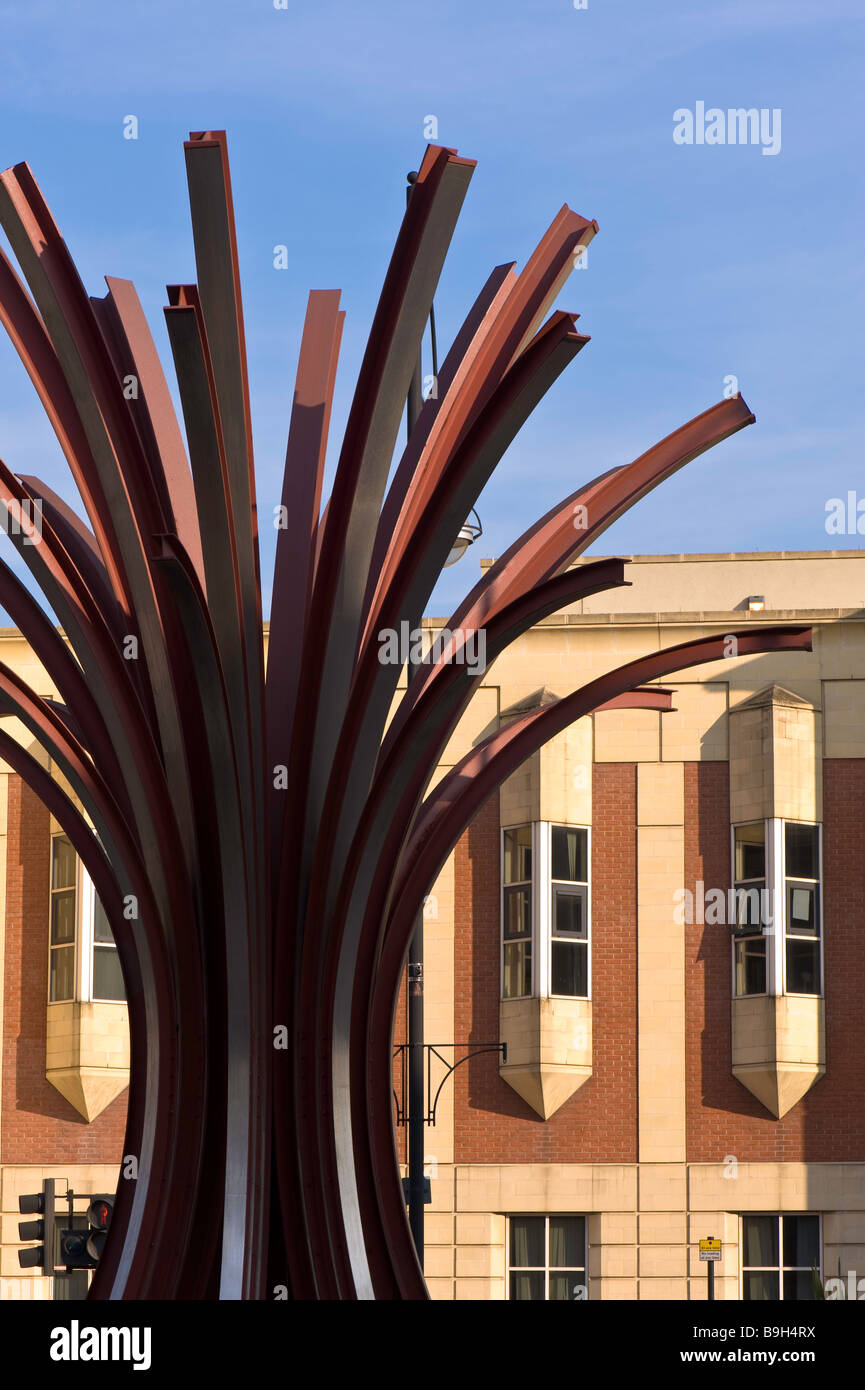 Modern british sculpture hi-res stock photography and images - Alamy