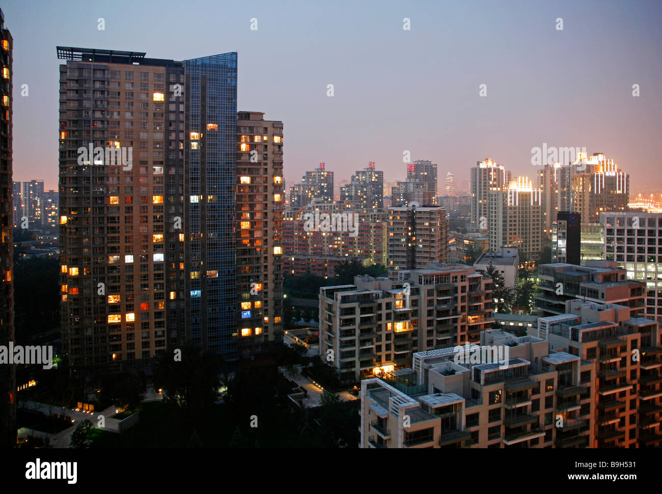 Highrise flats hi-res stock photography and images - Alamy