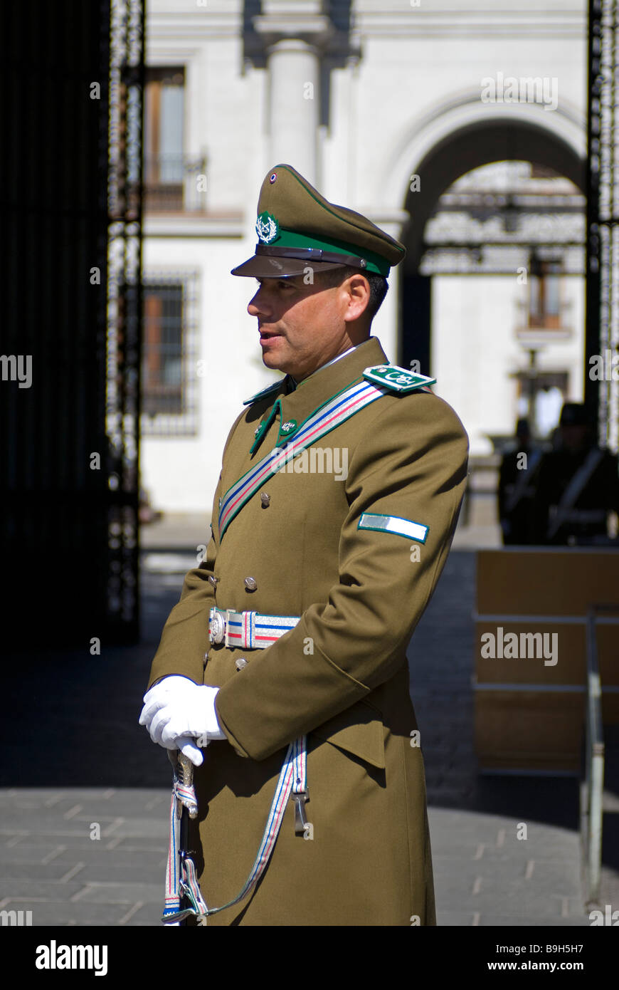 Chile, Santiago. Guard on the presidential palace Stock Photo - Alamy