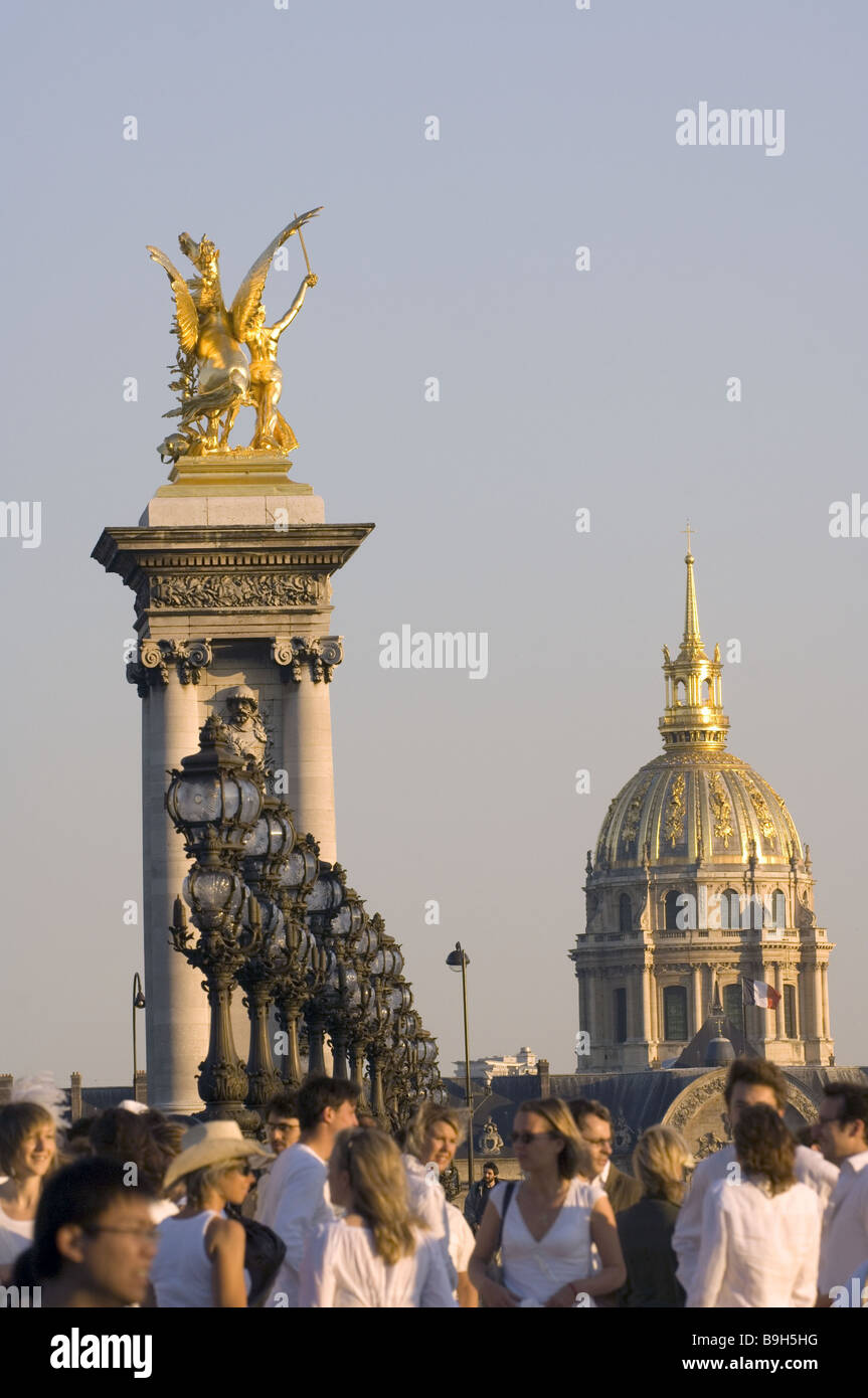 France Paris Pont Alexandre III. Passers-by Invalidendom Architecture ...