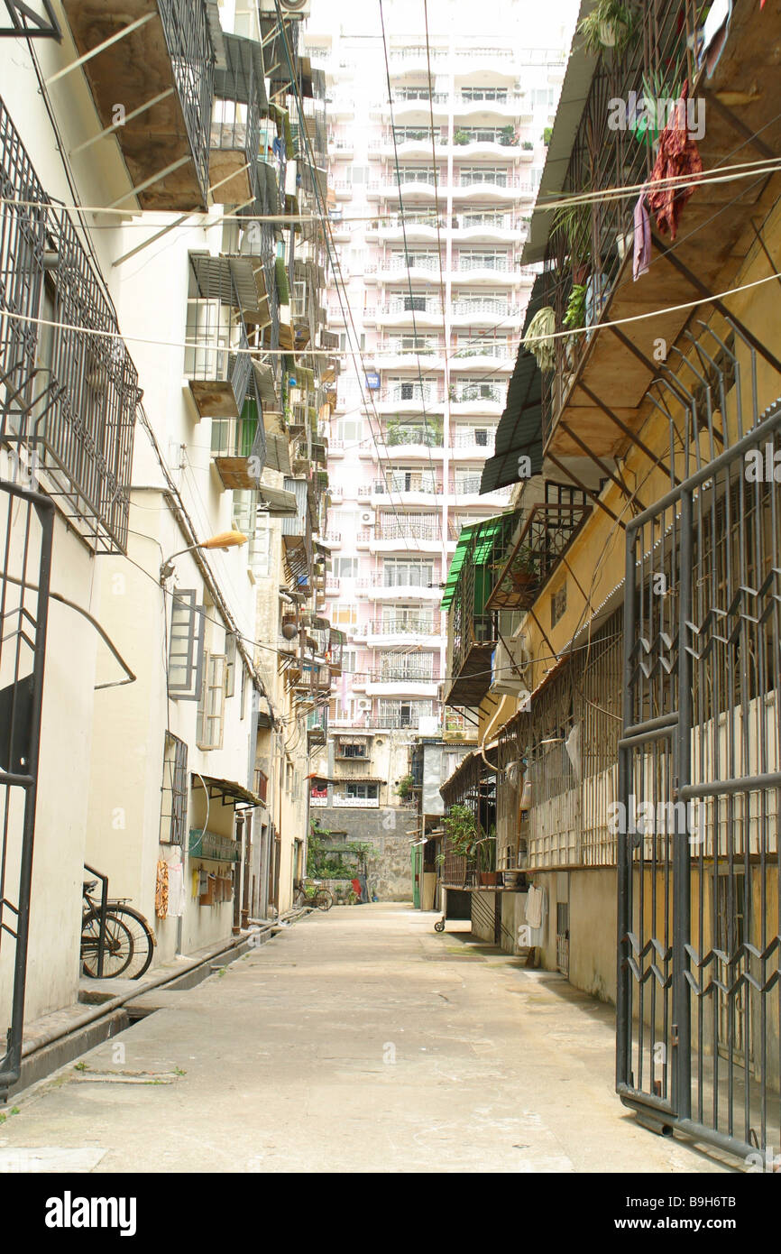 China Peking gate alley houses Stock Photo - Alamy