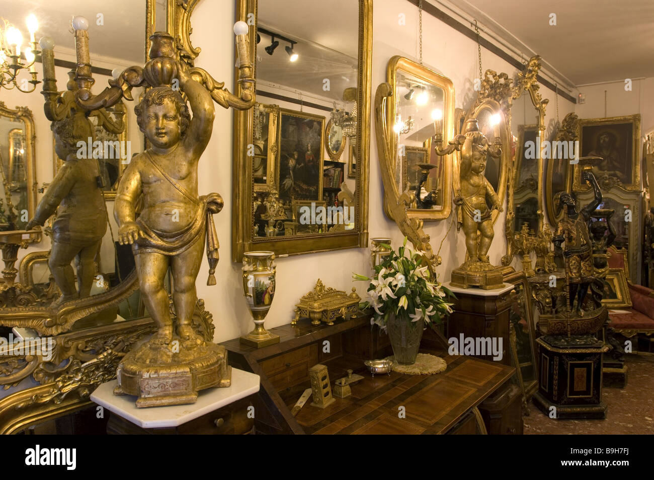 Italy Rome via dei Coronari antique shop interior Stock Photo - Alamy