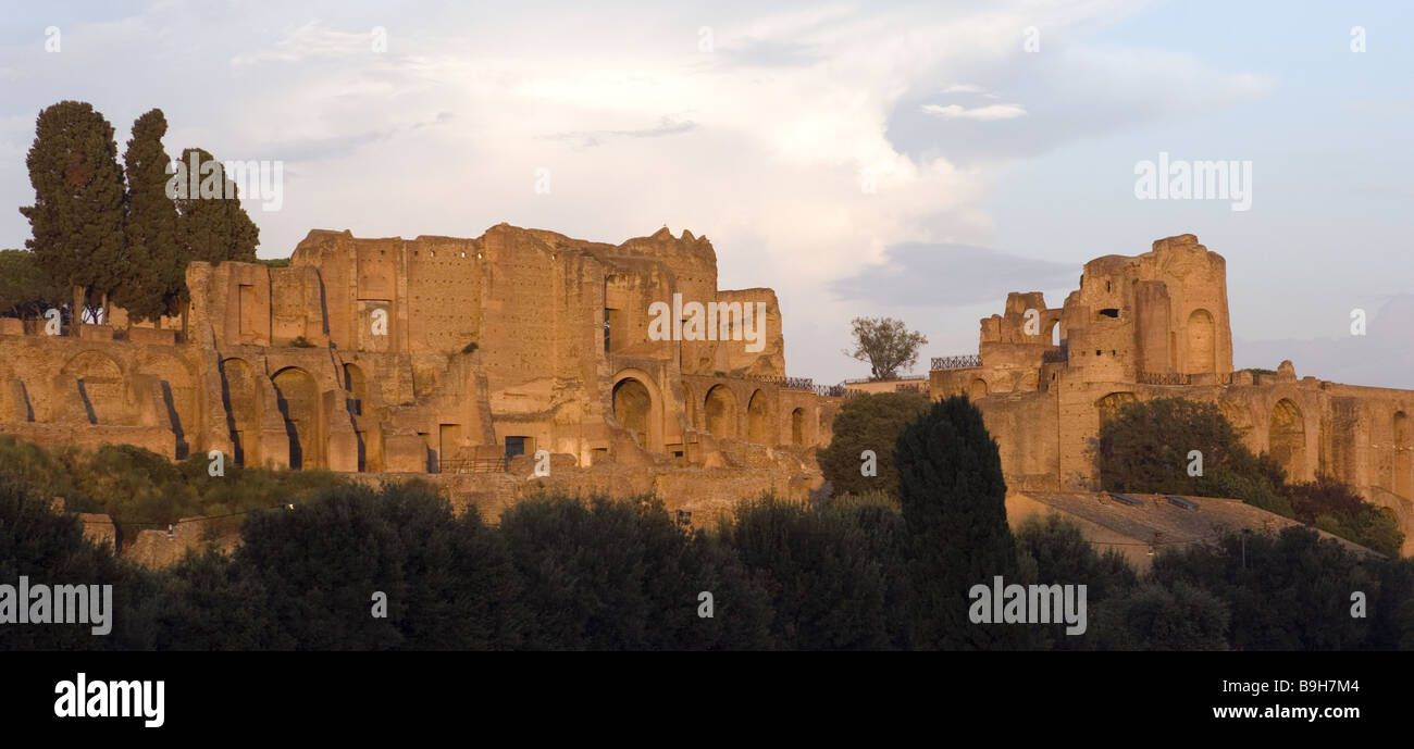 Italy Rome Palatin emperor-palaces ruins Stock Photo - Alamy