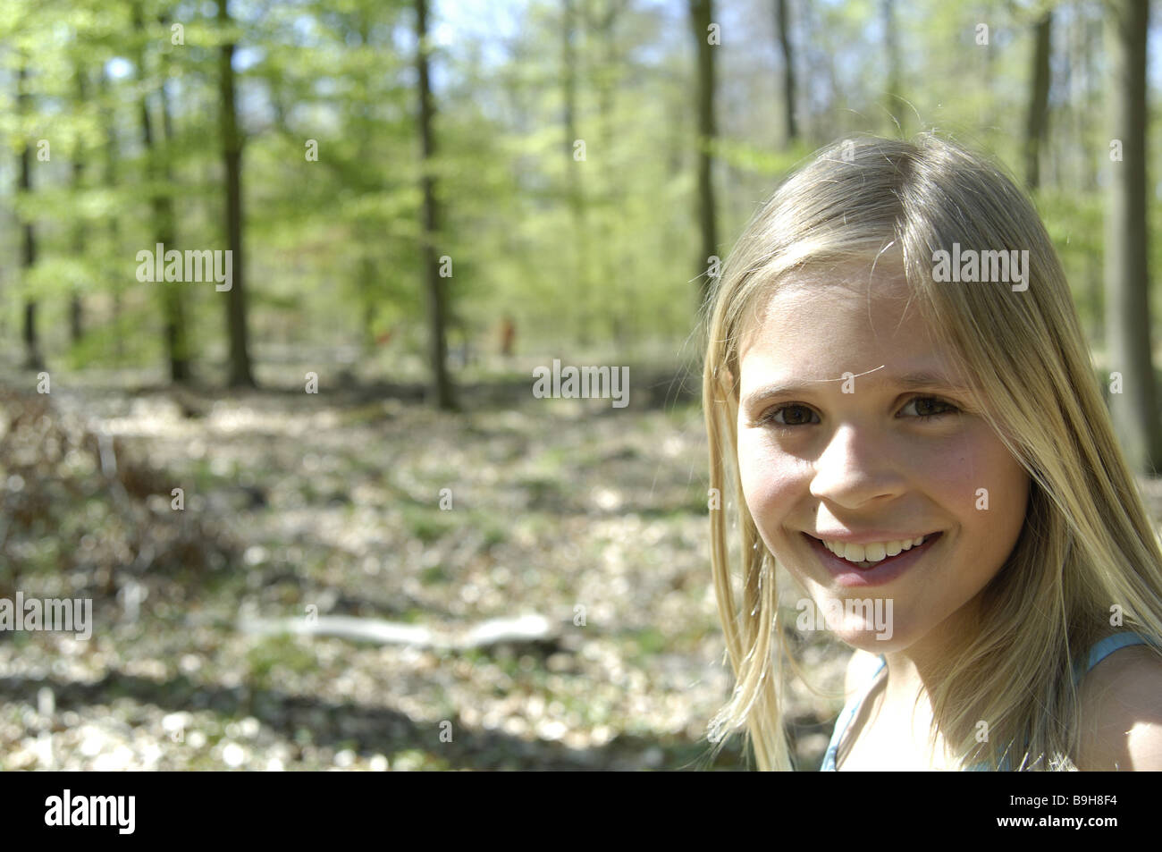 girl outside portrait Stock Photo - Alamy