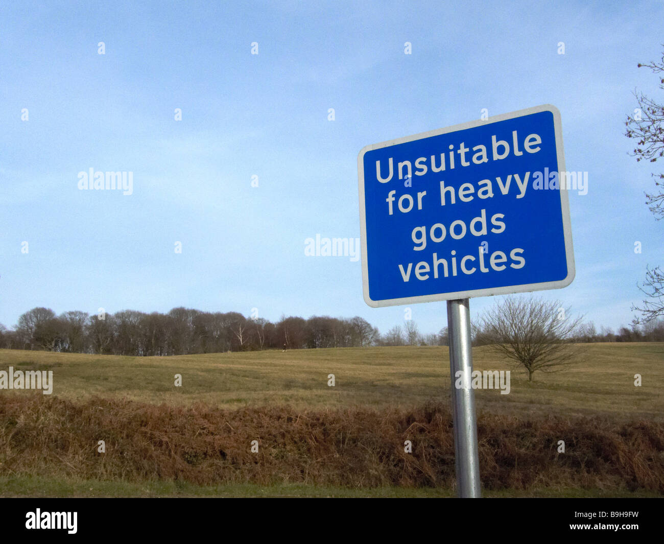 road sign in countryside Stock Photo - Alamy