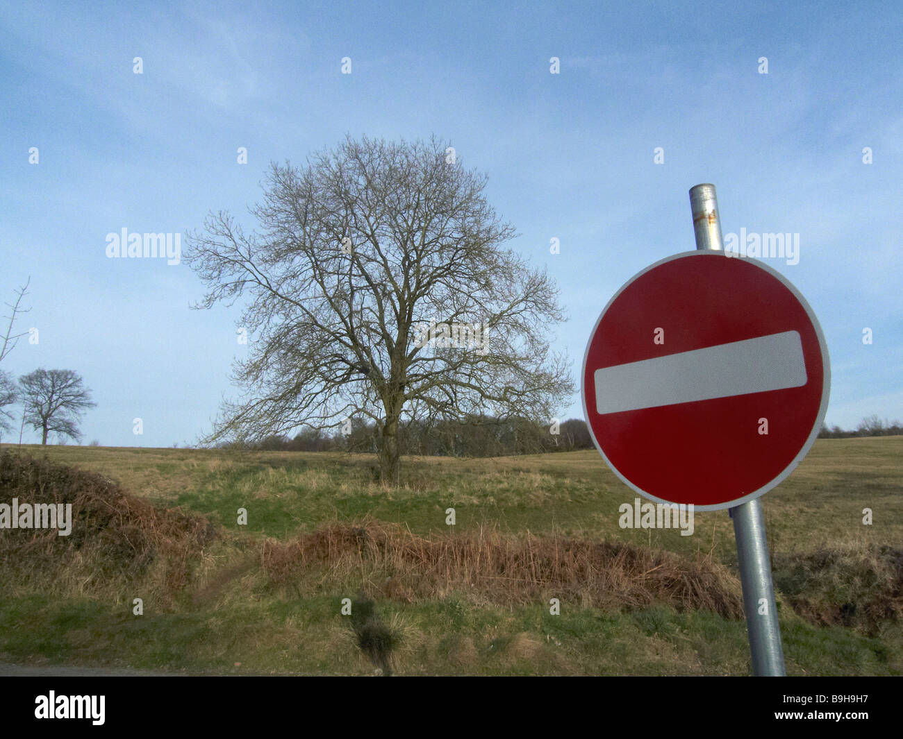 no entry sign in the country Stock Photo - Alamy