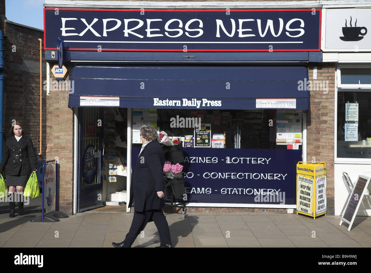 Newsagents newsagent hi-res stock photography and images - Alamy
